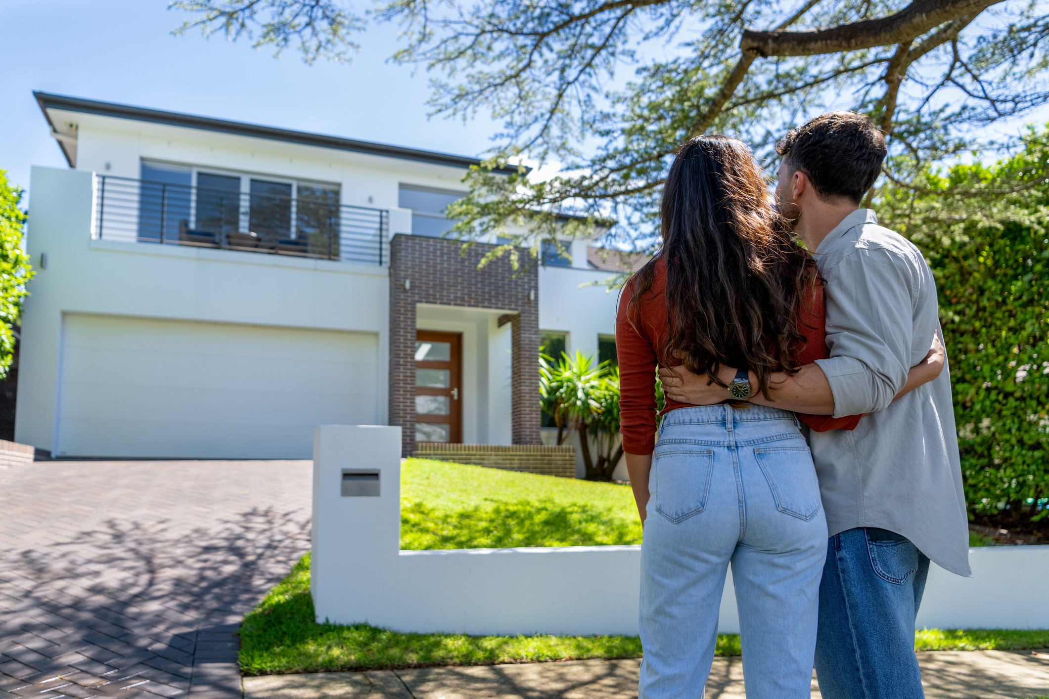 Five Good Reasons to Buy Before You Sell Five Good Reasons to Buy Before You Sell